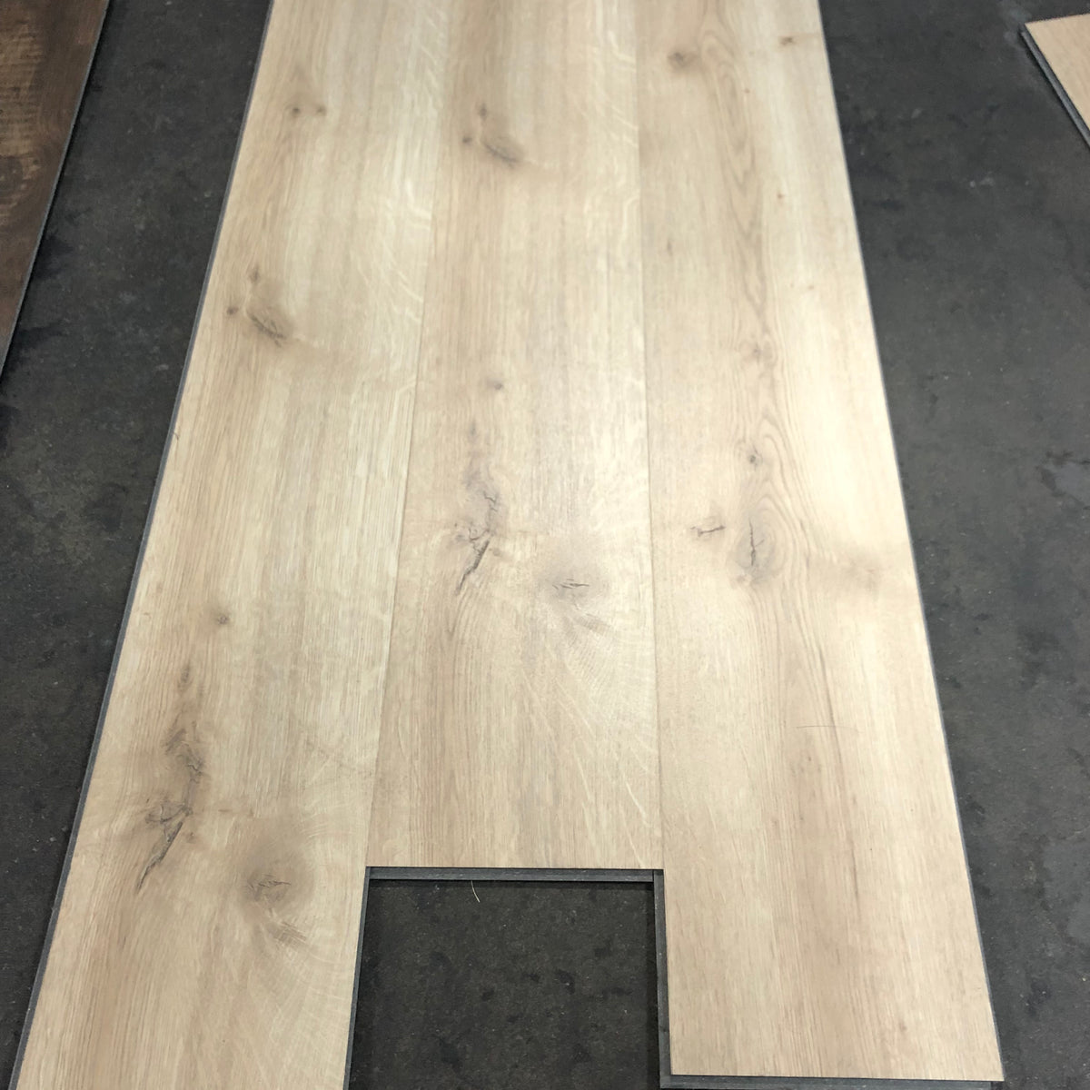 Mohawk - FSD Aged Oak - Click Lock Vinyl Plank – The Floor Store Direct